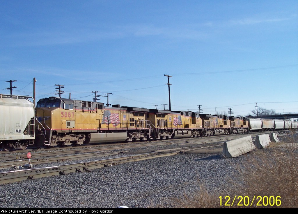 UP 5887 Leads Distributed Power in Middle of Soda Ash Unit Train of @ 14,000 tons.